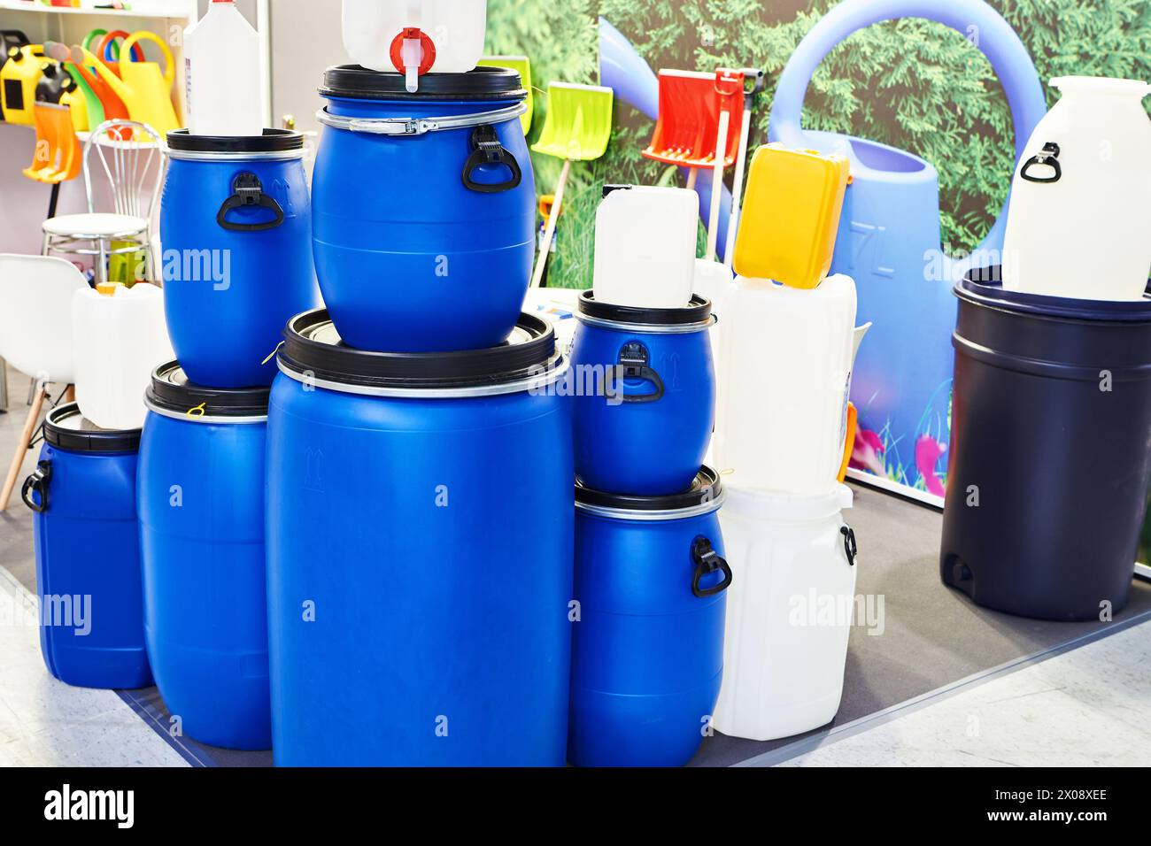 Plastic water storage tank hi-res stock photography and images - Alamy