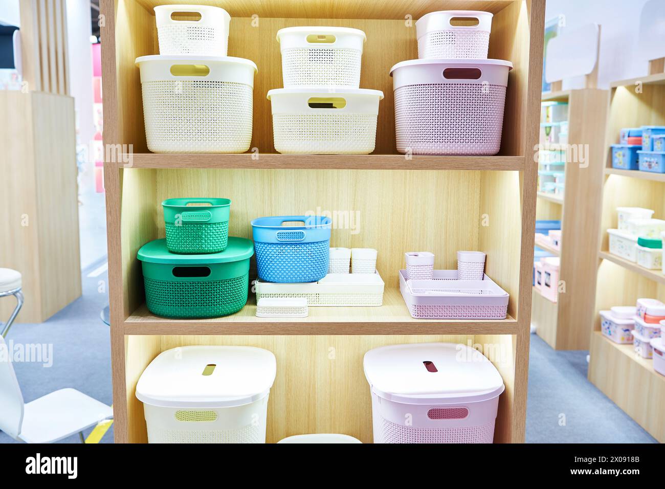 Plastic household goods hi-res stock photography and images - Alamy