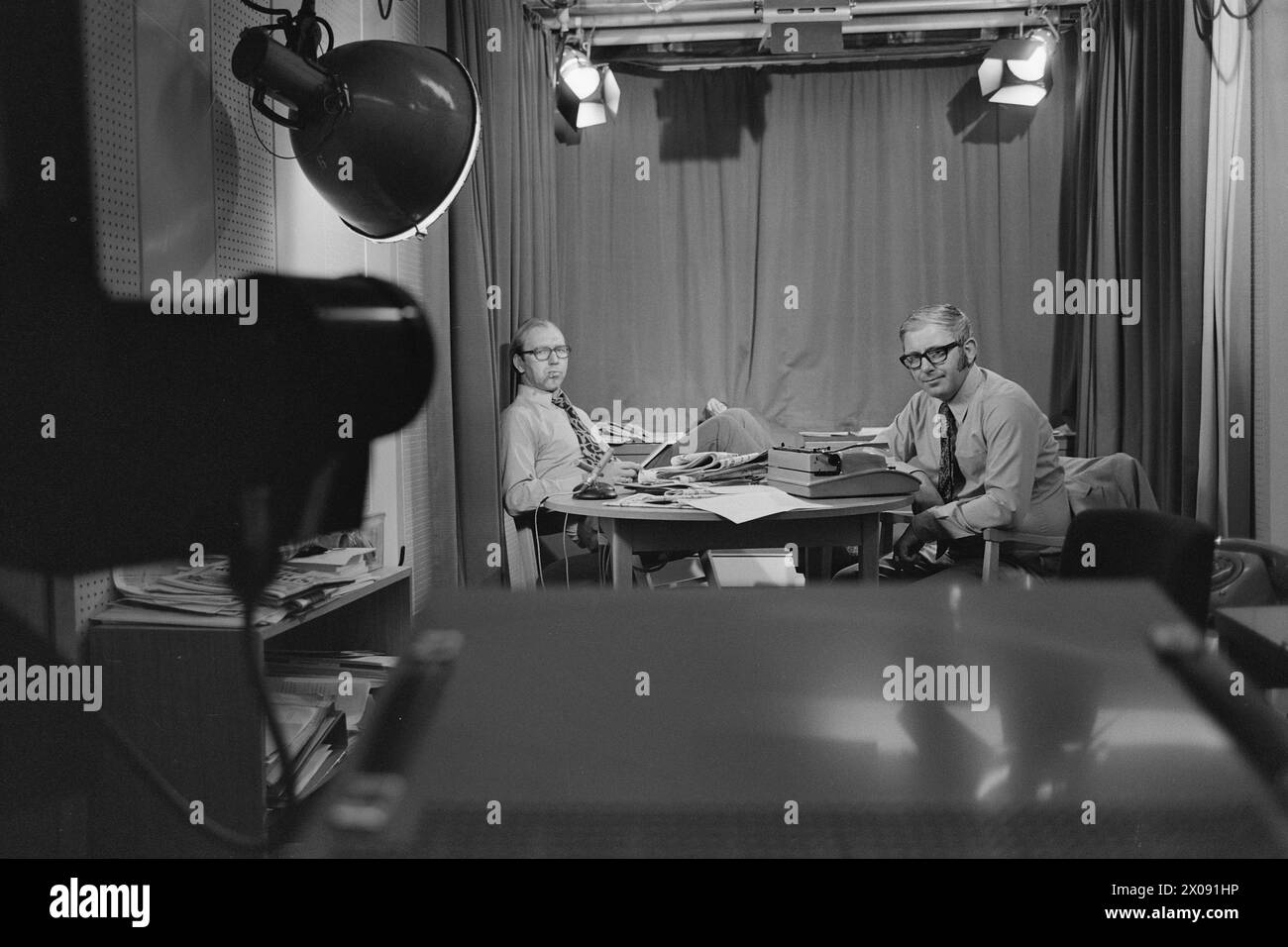 Aktuell 35-2-1973 : Radar-par ute av kursHerbjørn Sørebø og Lars-Jacob ...