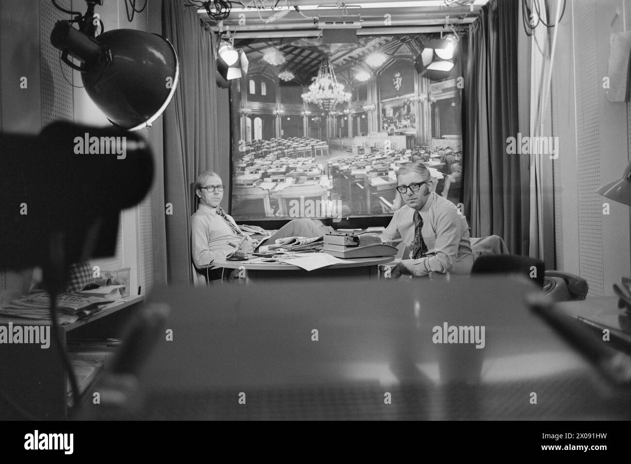 Aktuell 35-2-1973 : Radar-par ute av kursHerbjørn Sørebø og Lars-Jacob ...