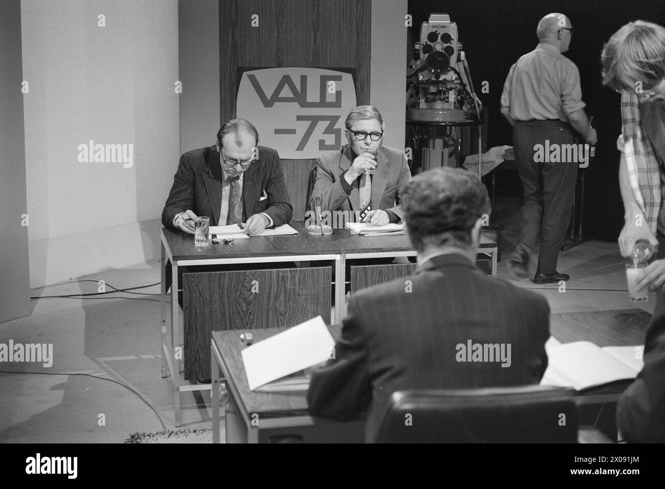 Aktuell 35-2-1973 : Radar-par ute av kursHerbjørn Sørebø og Lars-Jacob ...