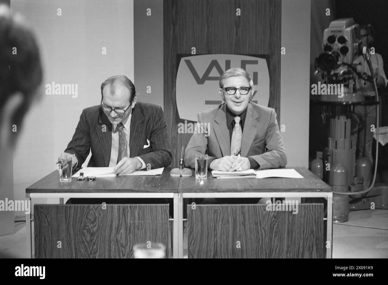 Aktuell 35-2-1973 : Radar-par ute av kursHerbjørn Sørebø og Lars-Jacob ...