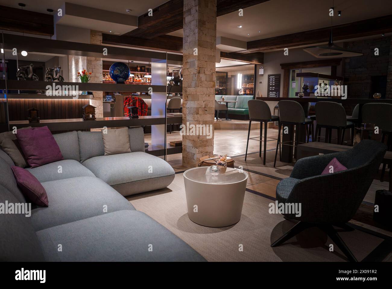 Seating area in hotel bar hi-res stock photography and images - Alamy