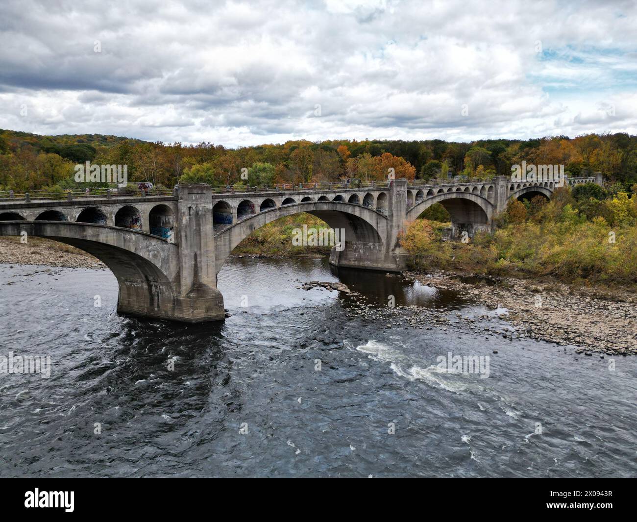 delaware river viaduct (abandoned rail bridge at delaware water gap ...