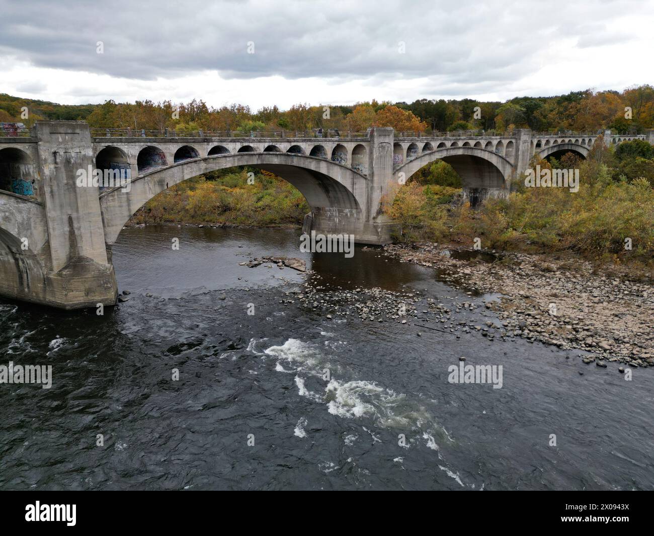 delaware river viaduct (abandoned rail bridge at delaware water gap ...