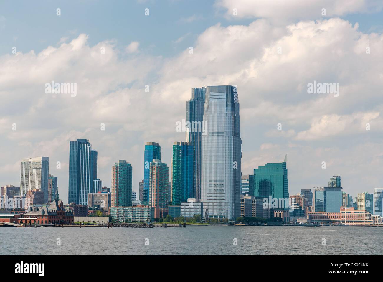 A view of the Manhattan skyline from the water in New York City Stock ...