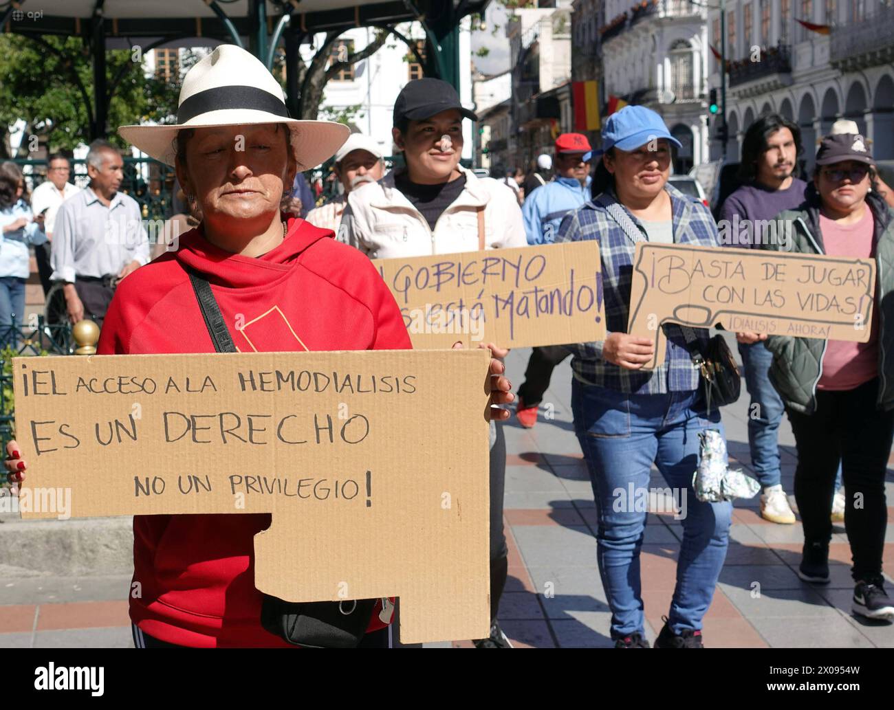 PLANTON-PACIENTES-SERVICIO RENALES Cuenca,Ecuador 10 de abril de 2024 ...