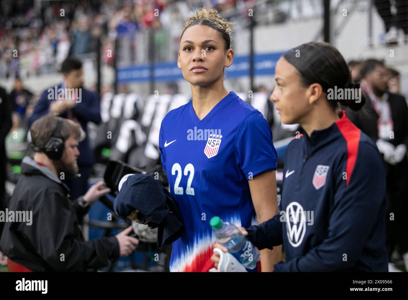 The she trinity hi-res stock photography and images - Alamy