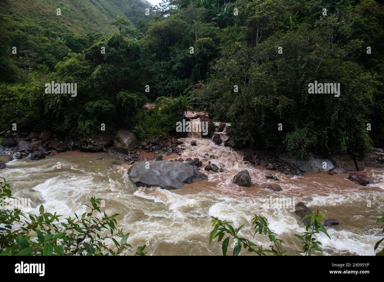 A massive landslide covers the road between Huanuco and Tingo Maria in ...