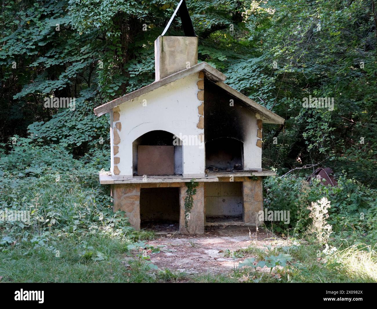 Brick barbecue hi-res stock photography and images - Alamy