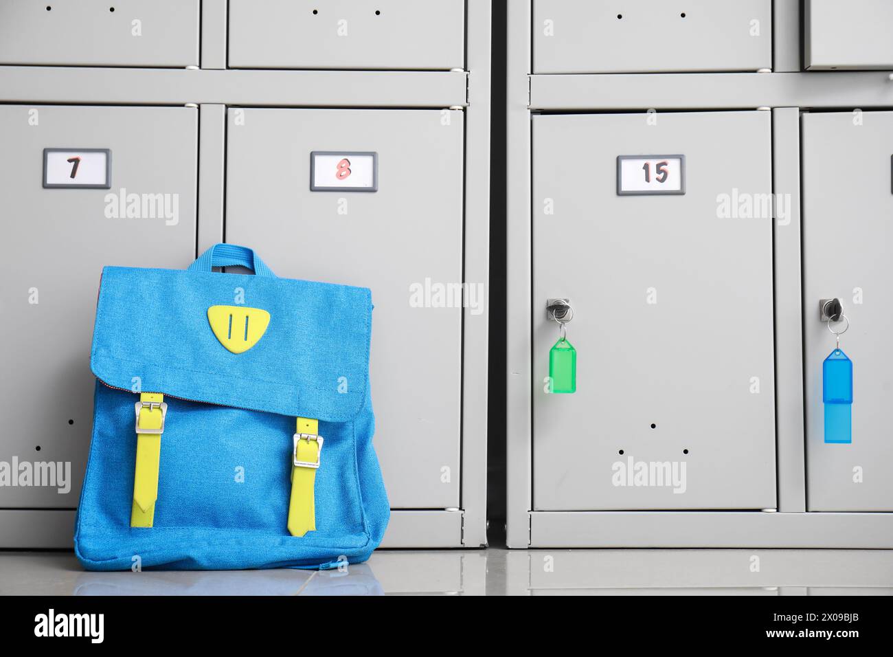Elementary school children locker hi-res stock photography and images ...