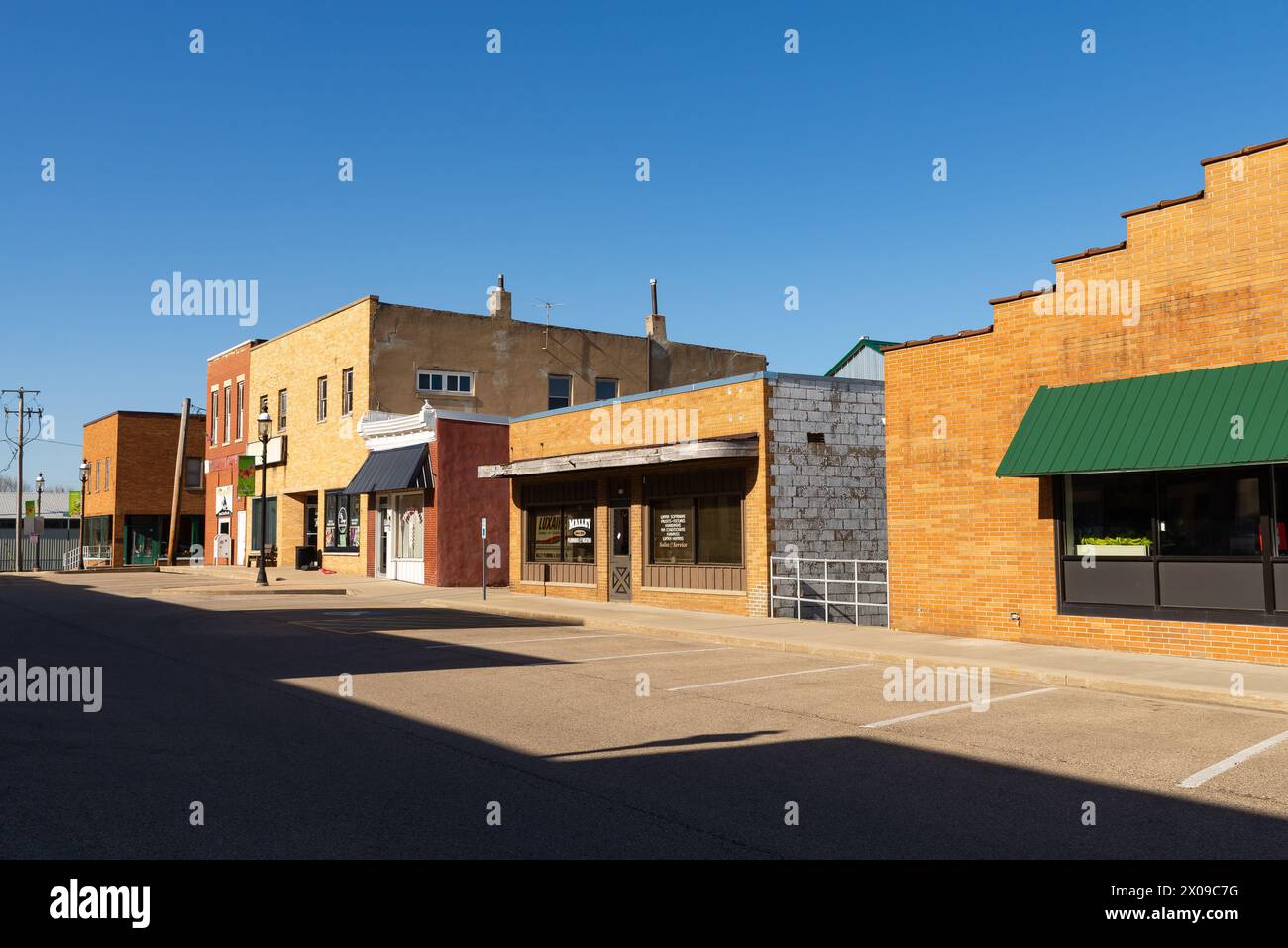 Downtown earlville hi-res stock photography and images - Alamy