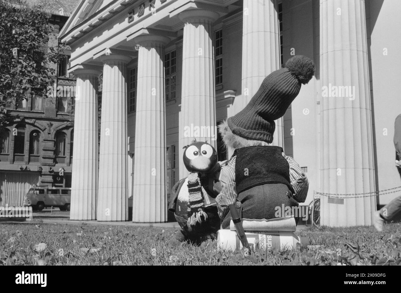 Aktuell 34-2-1973 : Solan - nå også som oljespekulantI Kjell Aukrusts ...