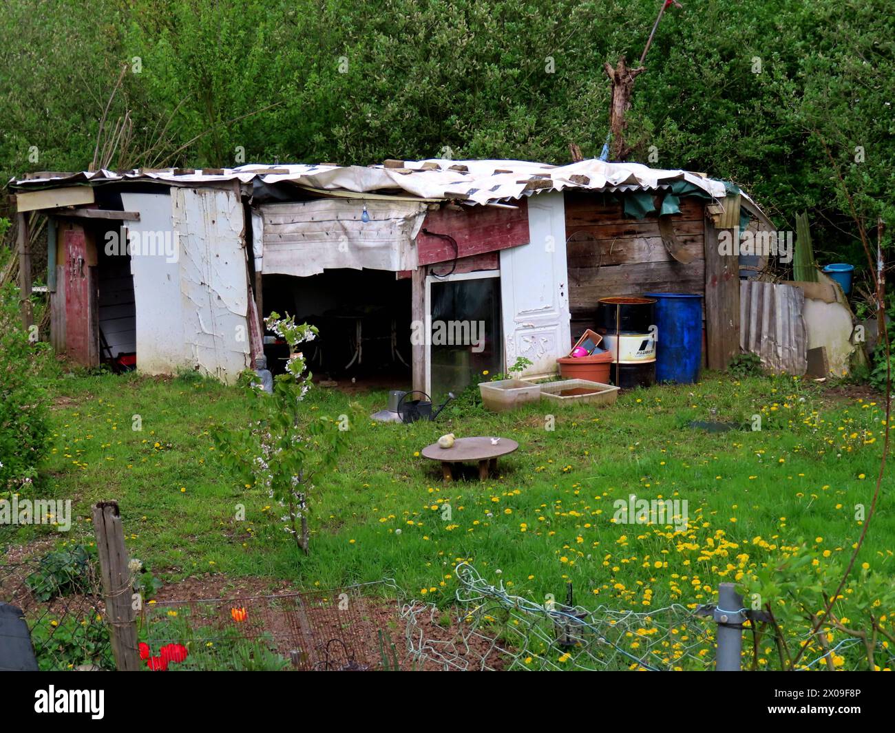 Unterstand material hi-res stock photography and images - Alamy