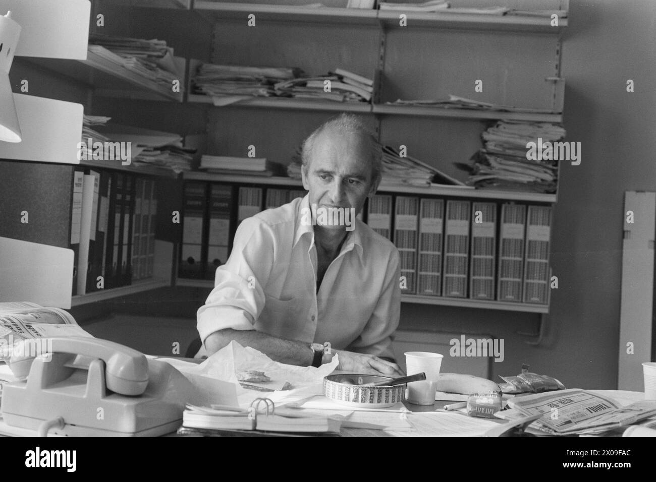 Aktuell 38-2-1973 : Hva nå, GustavsenSosialistisk Valgforbund er en ...