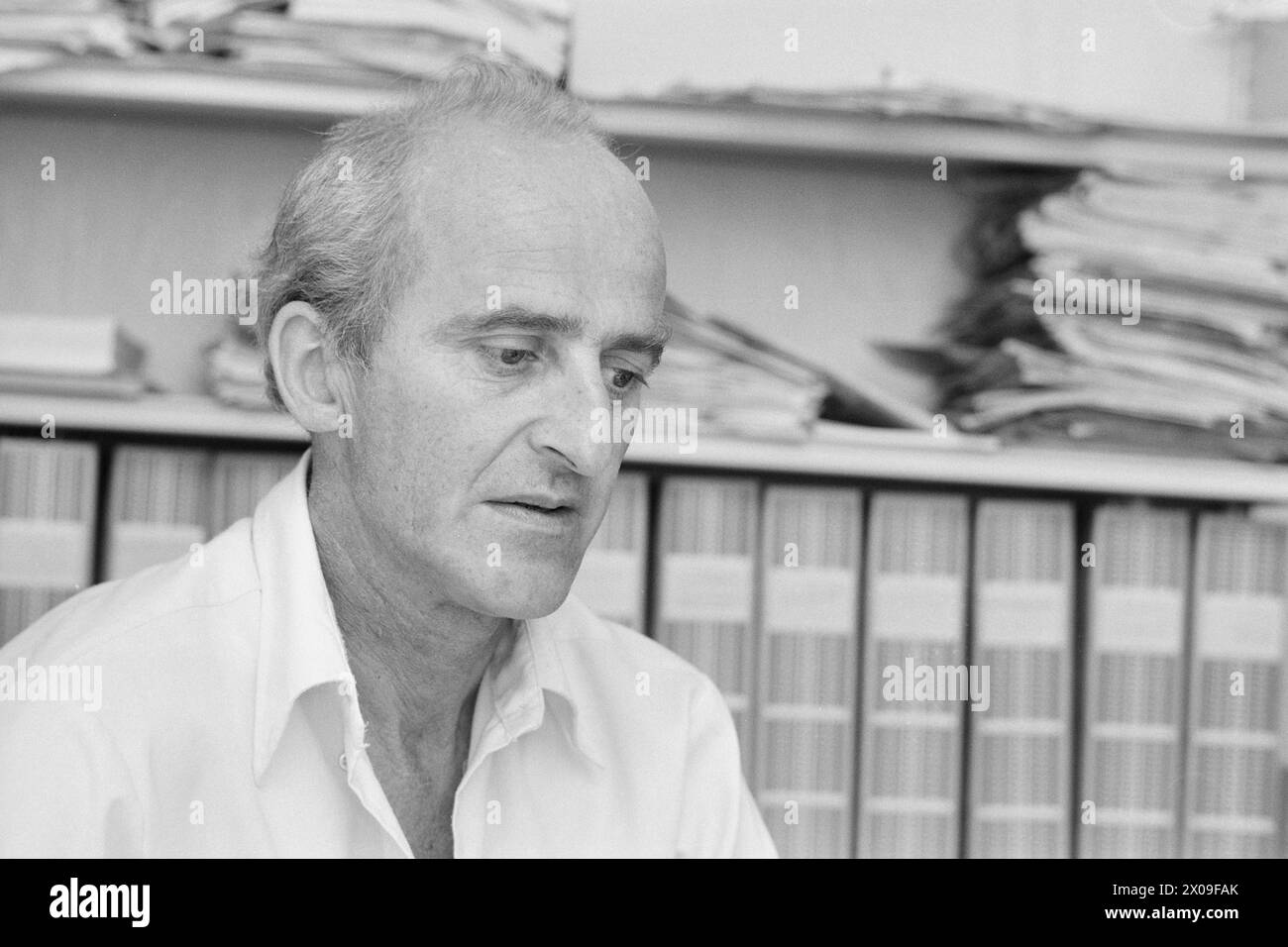 Aktuell 38-2-1973 : Hva nå, GustavsenSosialistisk Valgforbund er en ...