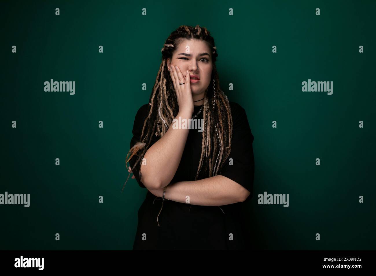 Dreadlocks covering face hi-res stock photography and images - Alamy