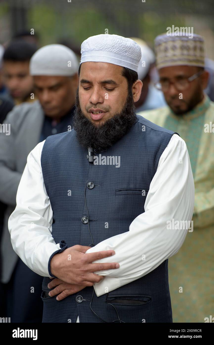 Rome, Italy. 10th Apr, 2024. An Imam leads the prayer of Muslim men on ...