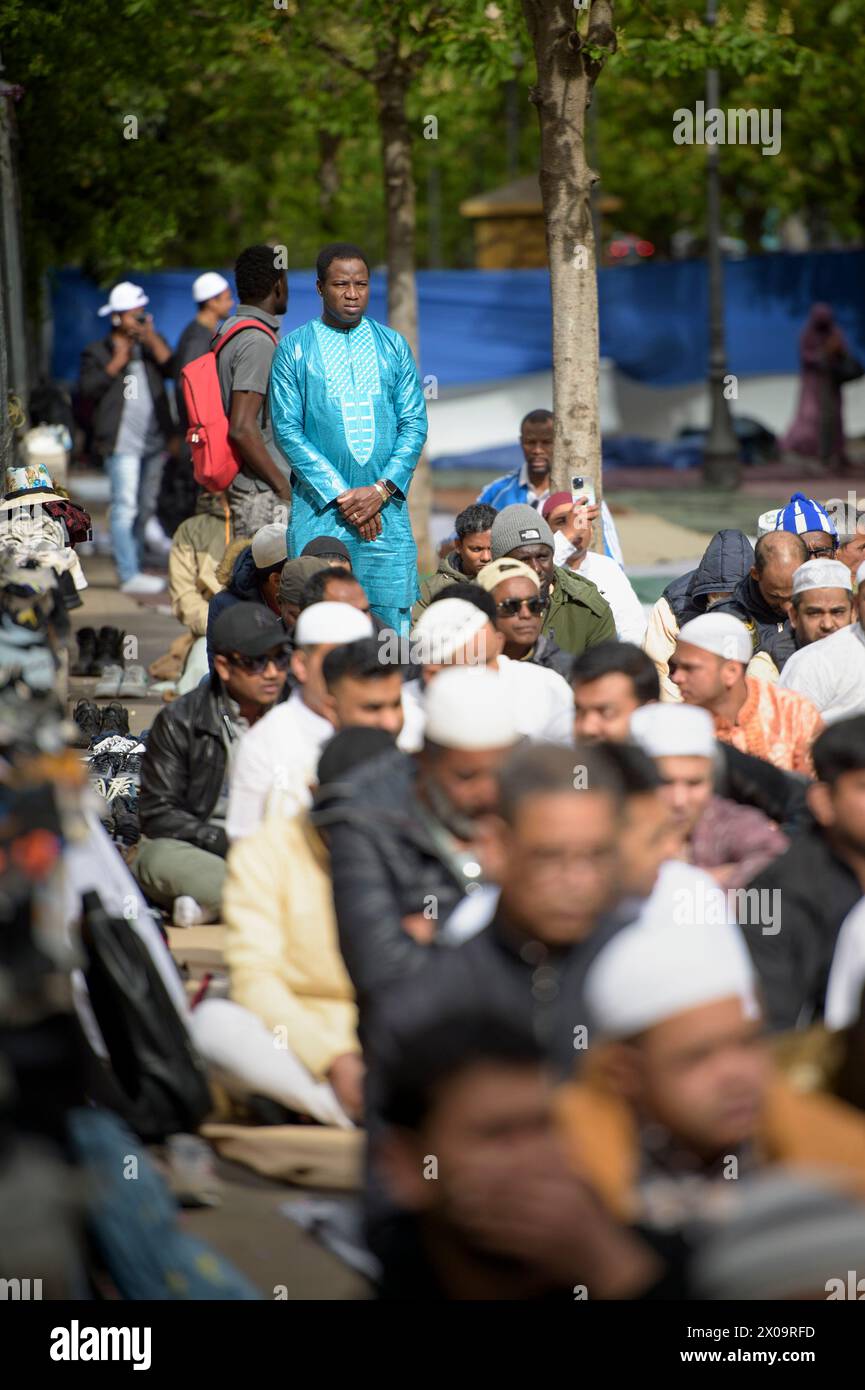 Rome, Italy. 10th Apr, 2024. Muslim men listen to the Imam's words on ...