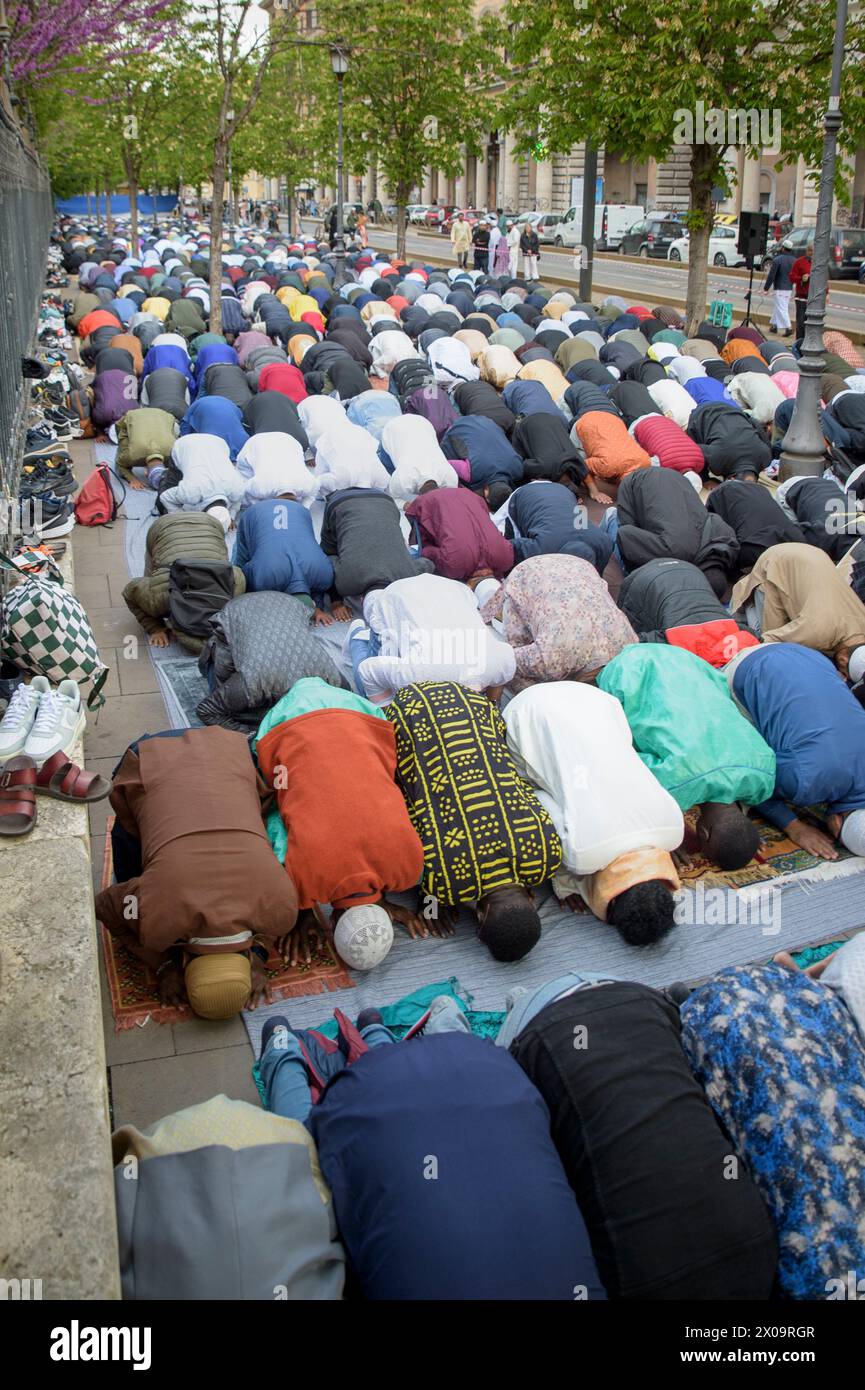 Rome, Italy. 10th Apr, 2024. Muslim men pray on Eid al-Fitr to ...