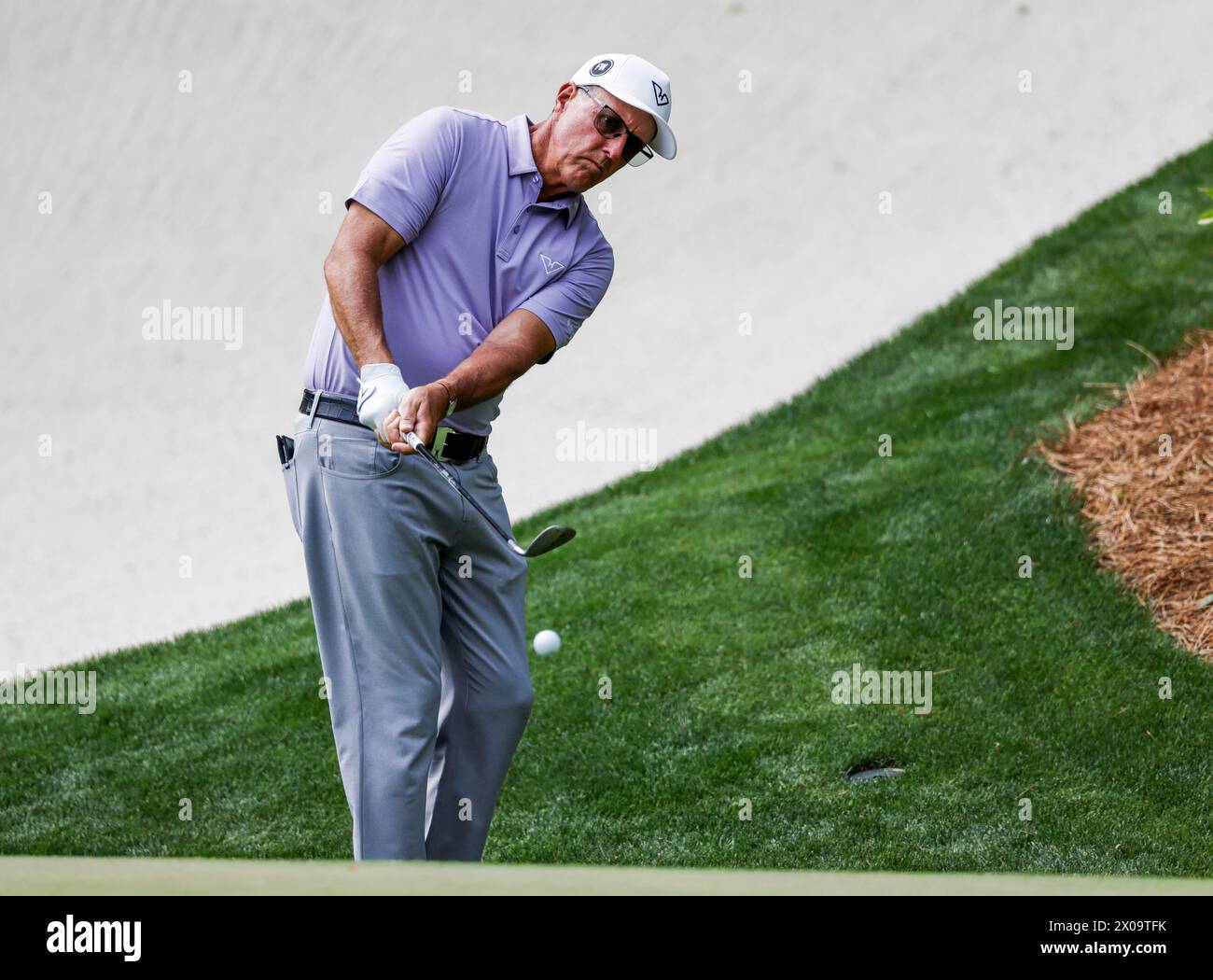 Augusta, United States. 10th Apr, 2024. Phil Mickelson of the US chips ...