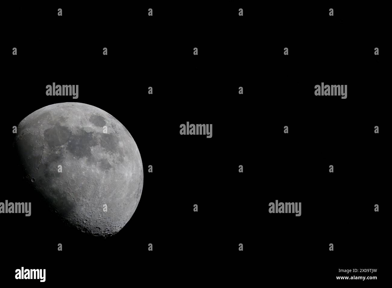 Full moon shape hi-res stock photography and images - Alamy