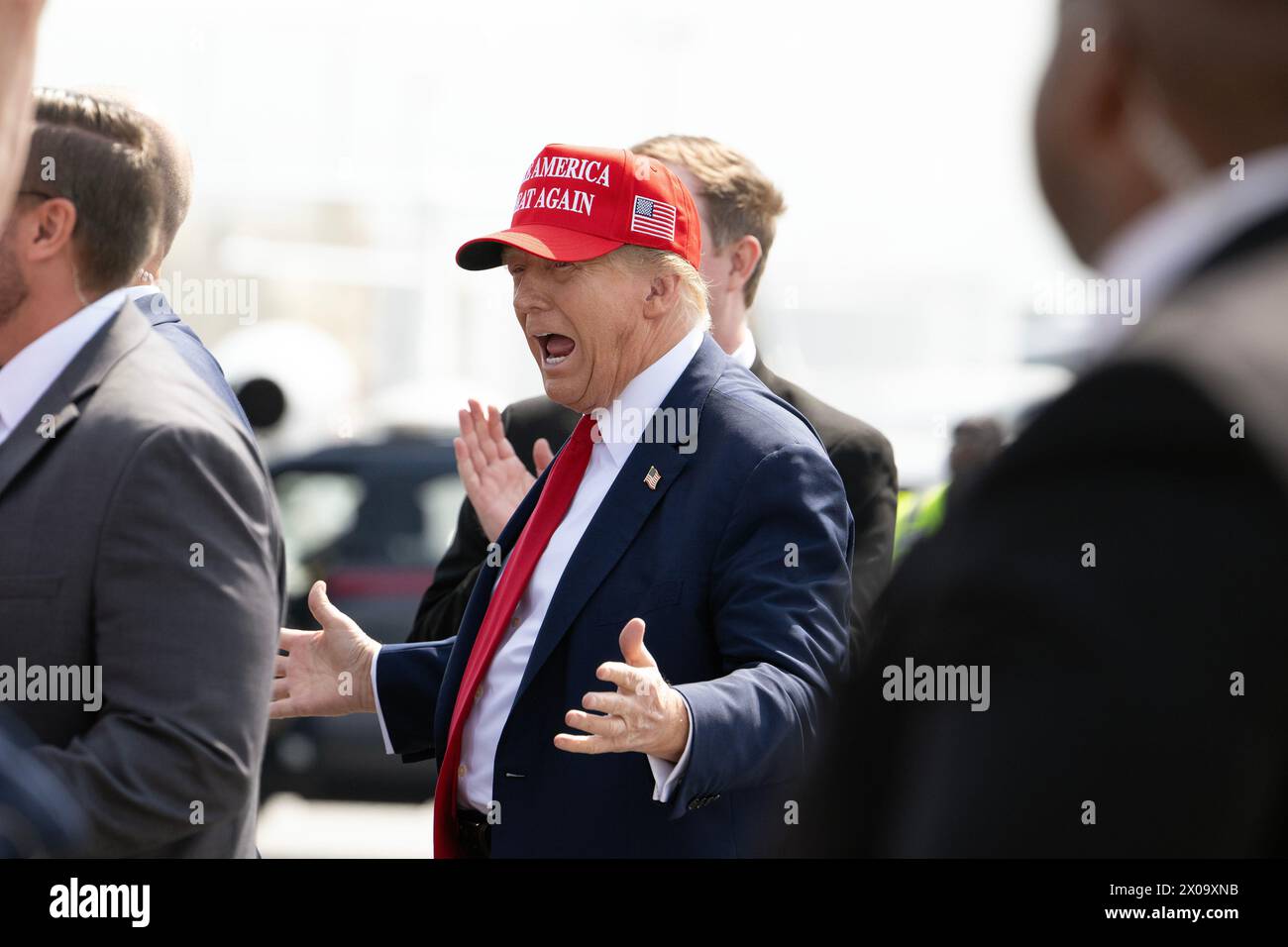 Atlanta, Georgia, USA. 10th Apr, 2024. Wearing his signature red ...
