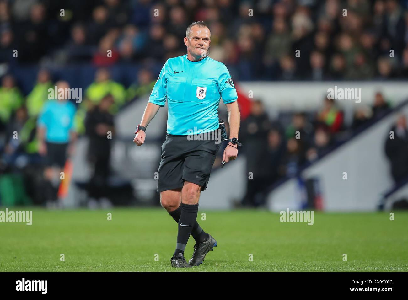 West Bromwich, UK. 10th Apr, 2024. Referee Geoff Eltringham, during the ...
