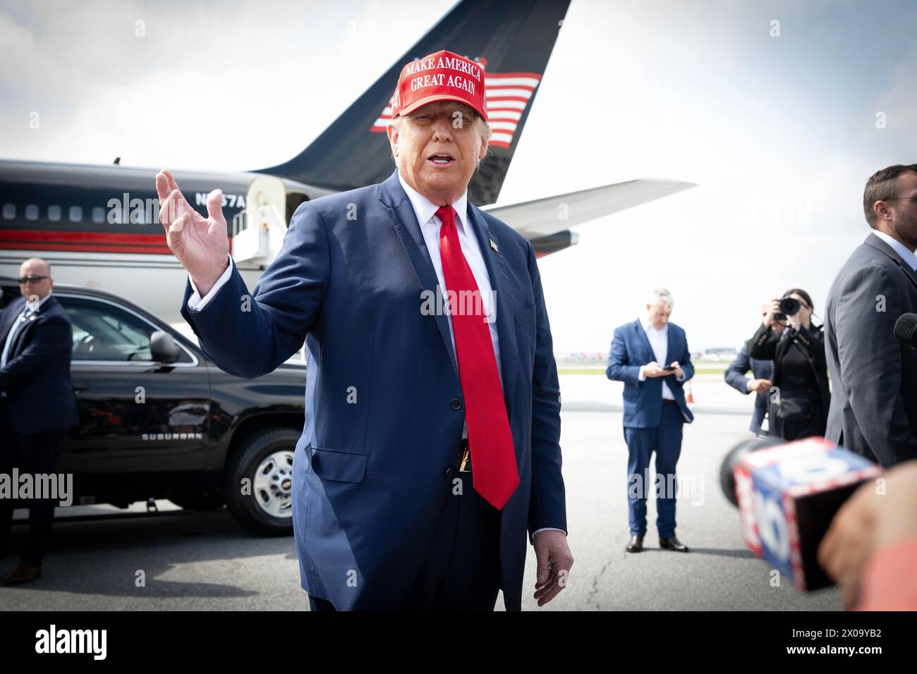 Atlanta, Georgia, USA. 10th Apr, 2024. Wearing his signature red ...