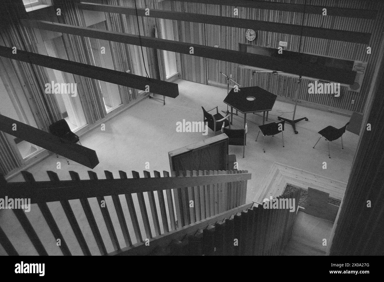 Aktuell 38-6-1973 : SkandalebyggetDet private initiativ i Bergen har reist et gigantbygg til 60 ...