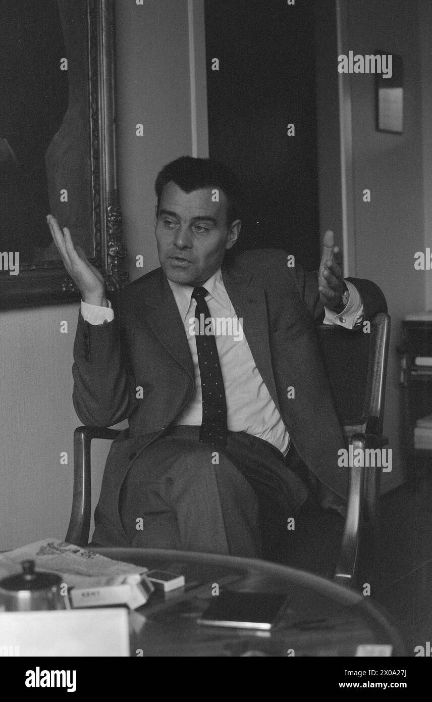 Aktuell 38-6-1973 : SkandalebyggetDet private initiativ i Bergen har reist et gigantbygg til 60 ...