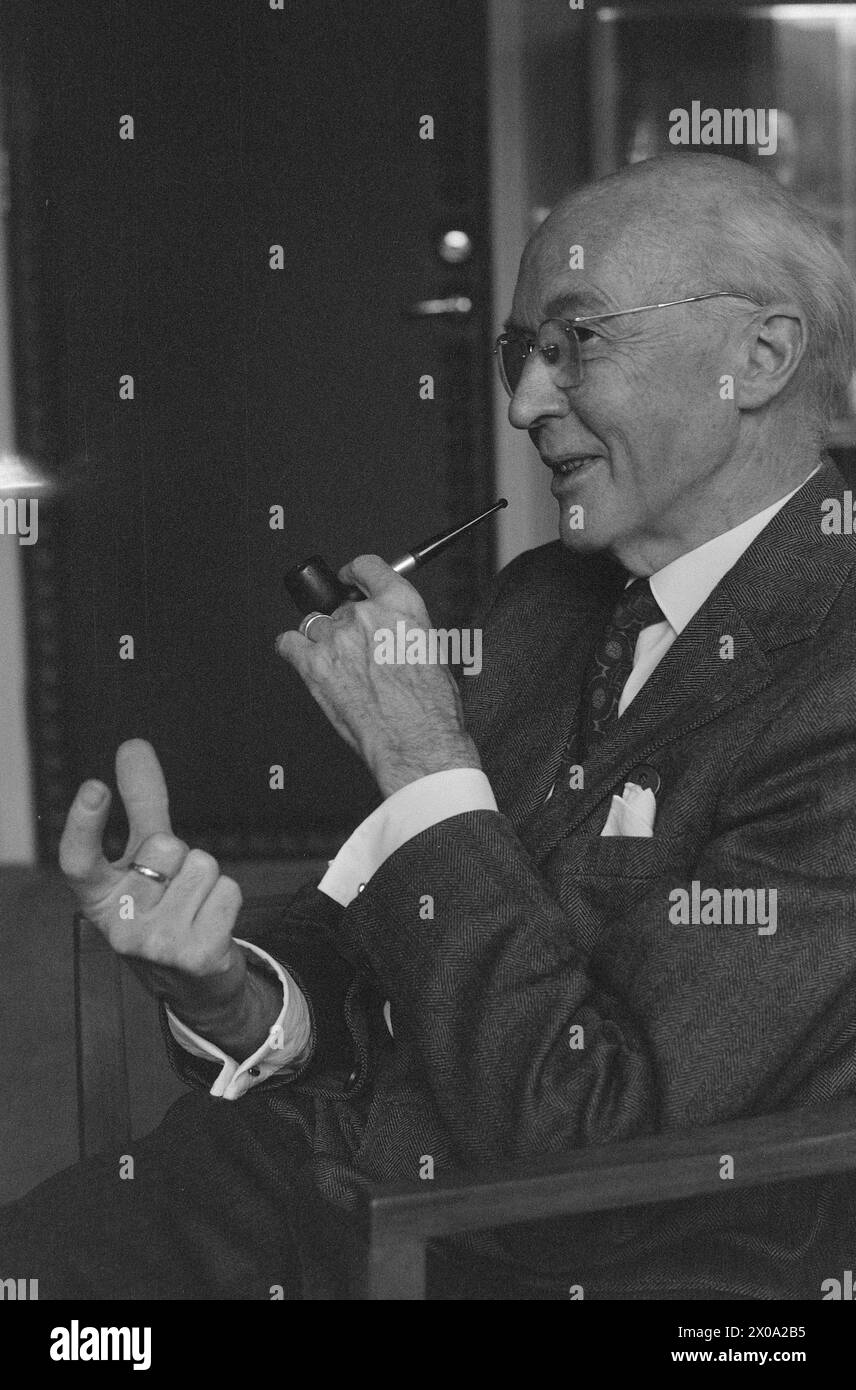 Aktuell 38-6-1973 : SkandalebyggetDet private initiativ i Bergen har reist et gigantbygg til 60 ...