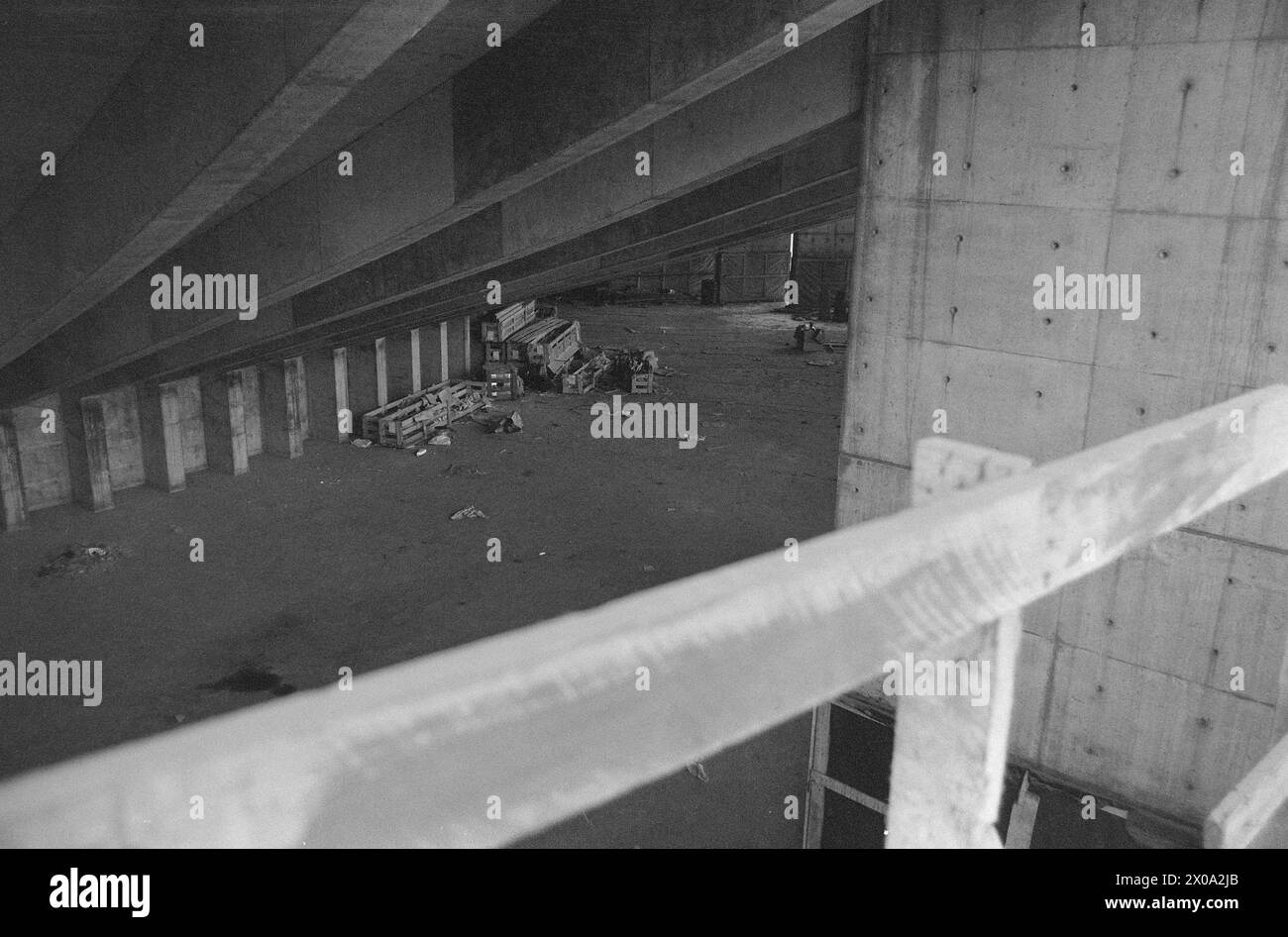 Aktuell 38-6-1973 : SkandalebyggetDet private initiativ i Bergen har reist et gigantbygg til 60 ...