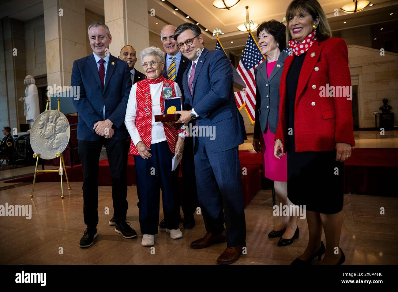 Former female senator hi-res stock photography and images - Alamy