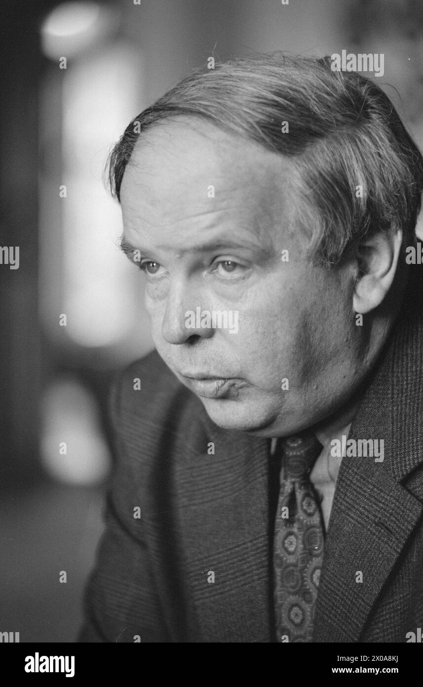 Aktuell 26-7-1973 : Den politiske kannestøper.Helge Seip mener at det ...