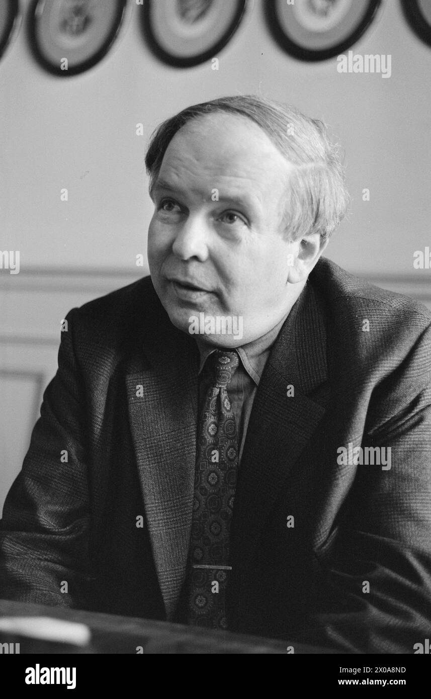 Aktuell 26-7-1973 : Den politiske kannestøper.Helge Seip mener at det ...