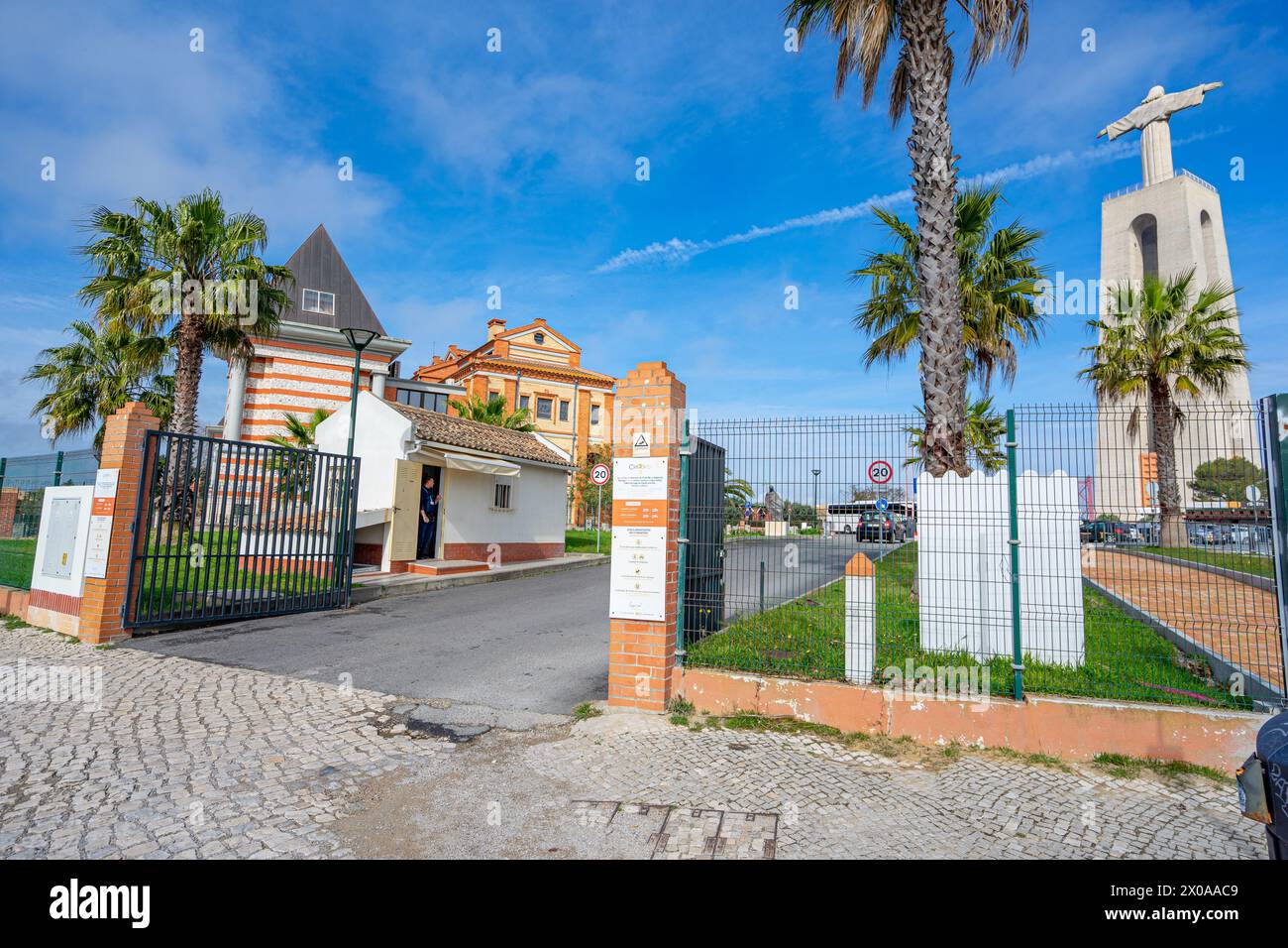 gateway for pedestrian and road access to the atrium, at the foot of ...