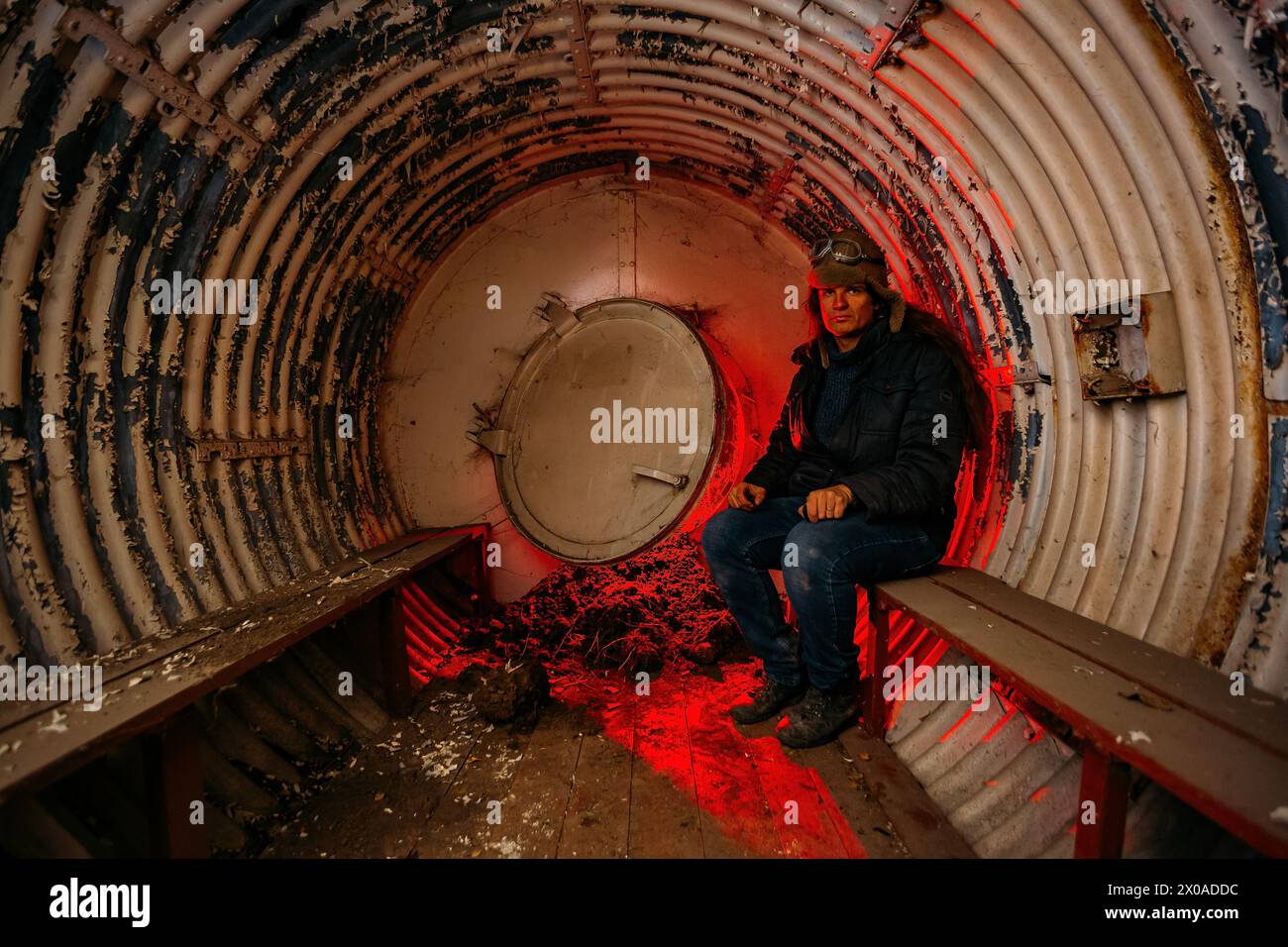 Underground bunker shelter build hi-res stock photography and images ...