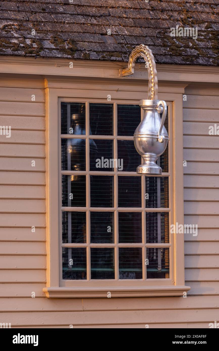 Guild sign outside Chowning's Tavern, Colonial Williamsburg, Virginia ...