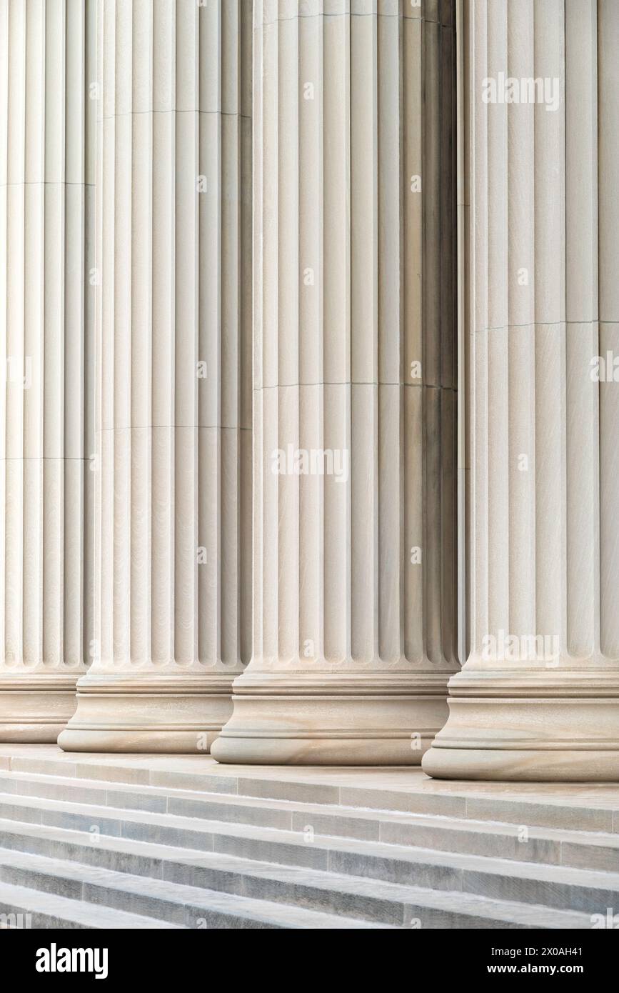 Neoclassical columns hi-res stock photography and images - Alamy