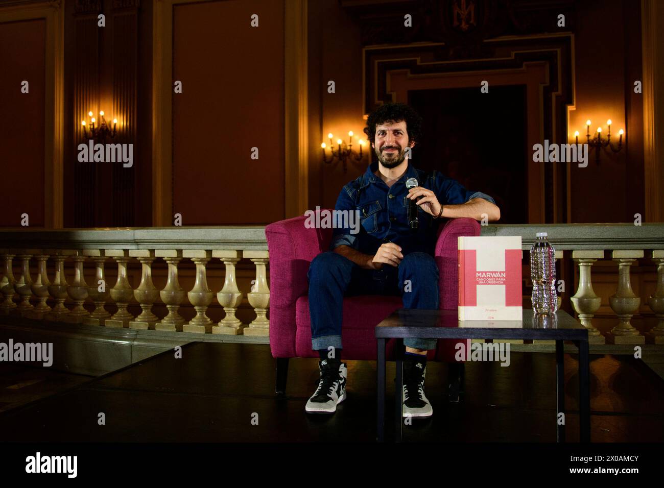 La delicadeza hi-res stock photography and images - Alamy