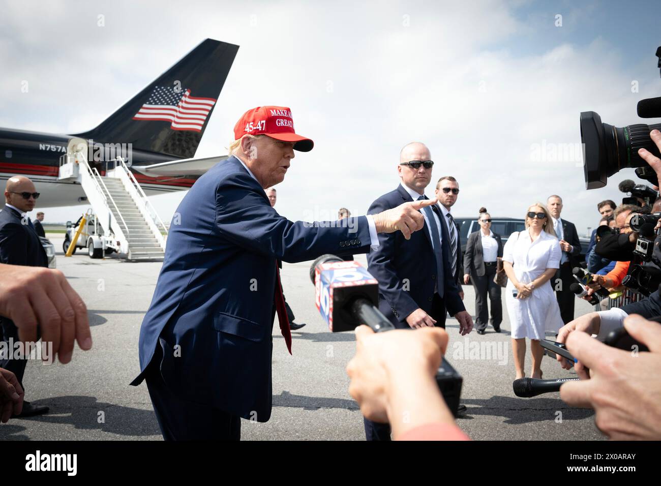 Atlanta, Georgia, USA. 10th Apr, 2024. Wearing his signature red ...