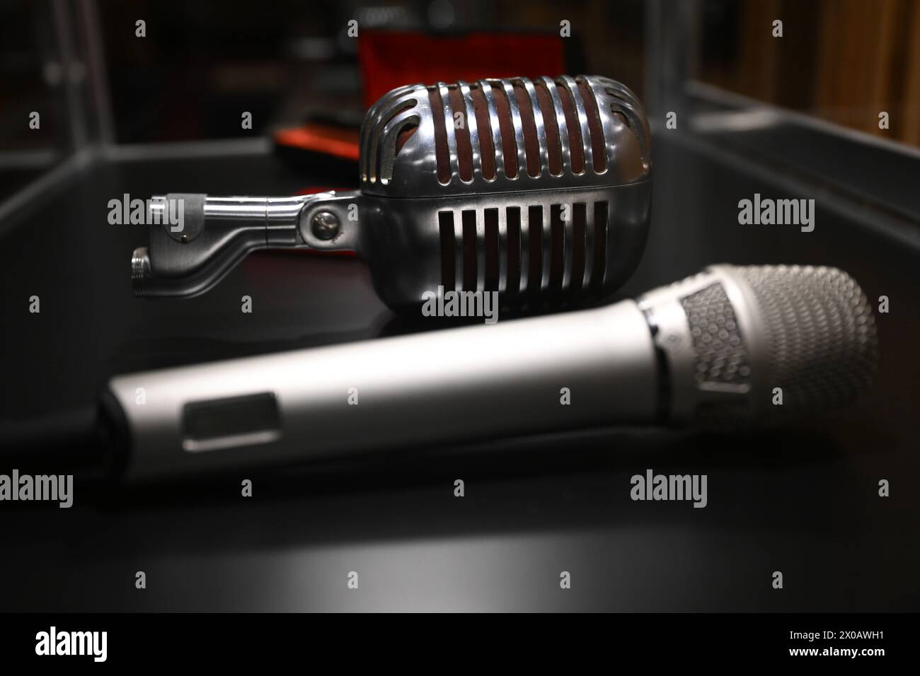 Tony Bennett | Shure Brothers 55C Unidyne Microphone and Neumann KK ...