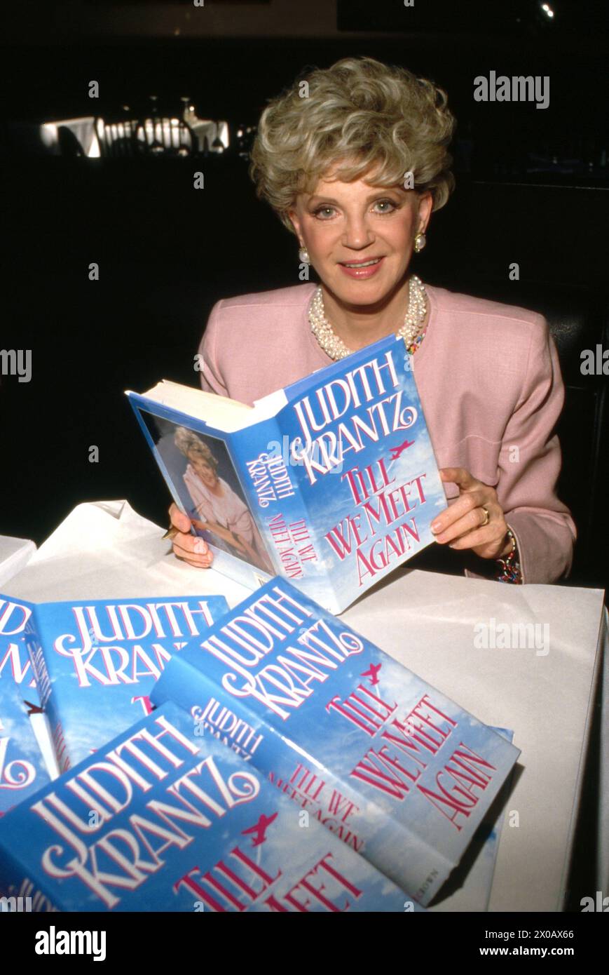 Judith Krantz 1988 Credit: Ralph Dominguez/MediaPunch Stock Photo - Alamy