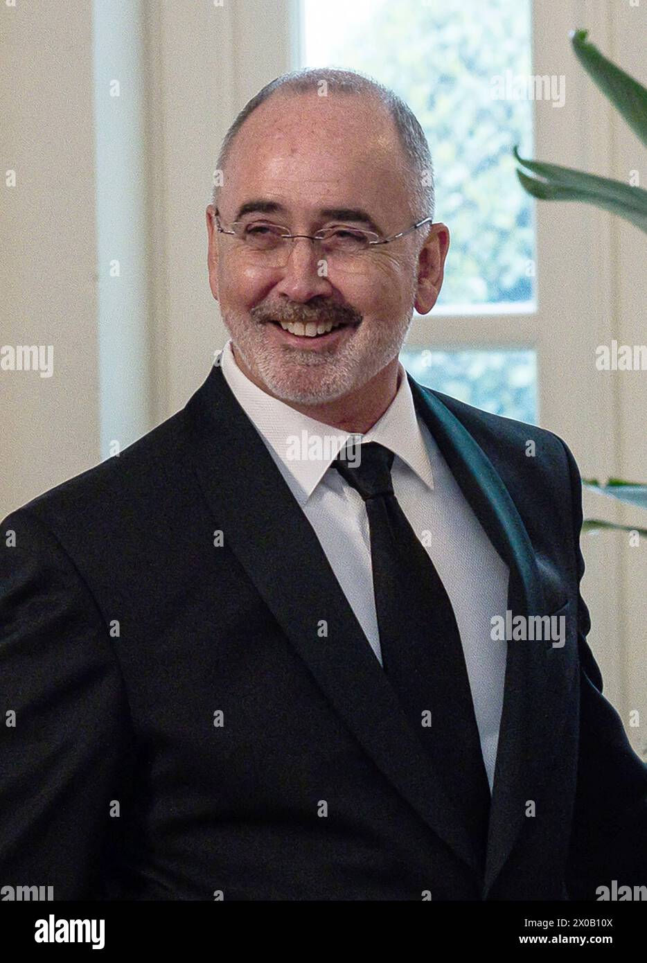 Washington, Vereinigte Staaten. 10th Apr, 2024. Mr. Shawn Fain & Mrs ...