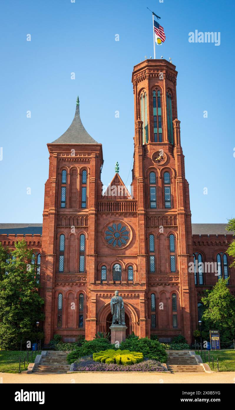 Iconic cultural institution hi-res stock photography and images - Alamy