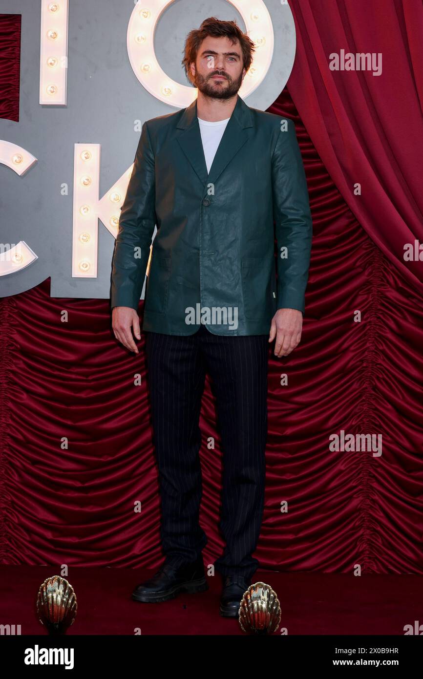 Alex roe celebrities hi-res stock photography and images - Alamy
