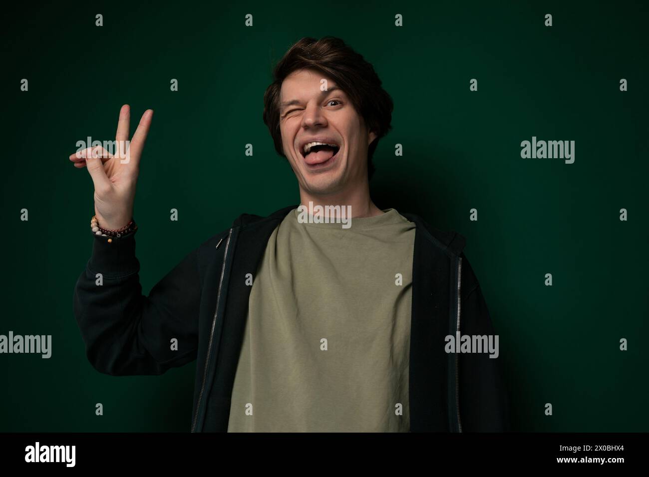 Peace peaceful hand signal hi-res stock photography and images - Alamy