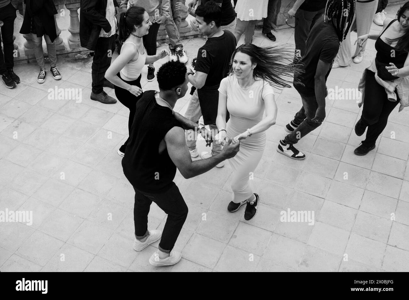 SALSA, CITY PARK, BARCELONA: Couples dance around the terraces of the ...