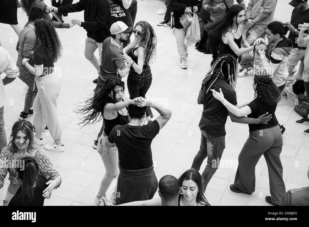SALSA, CITY PARK, BARCELONA: Couples dance around the terraces of the ...